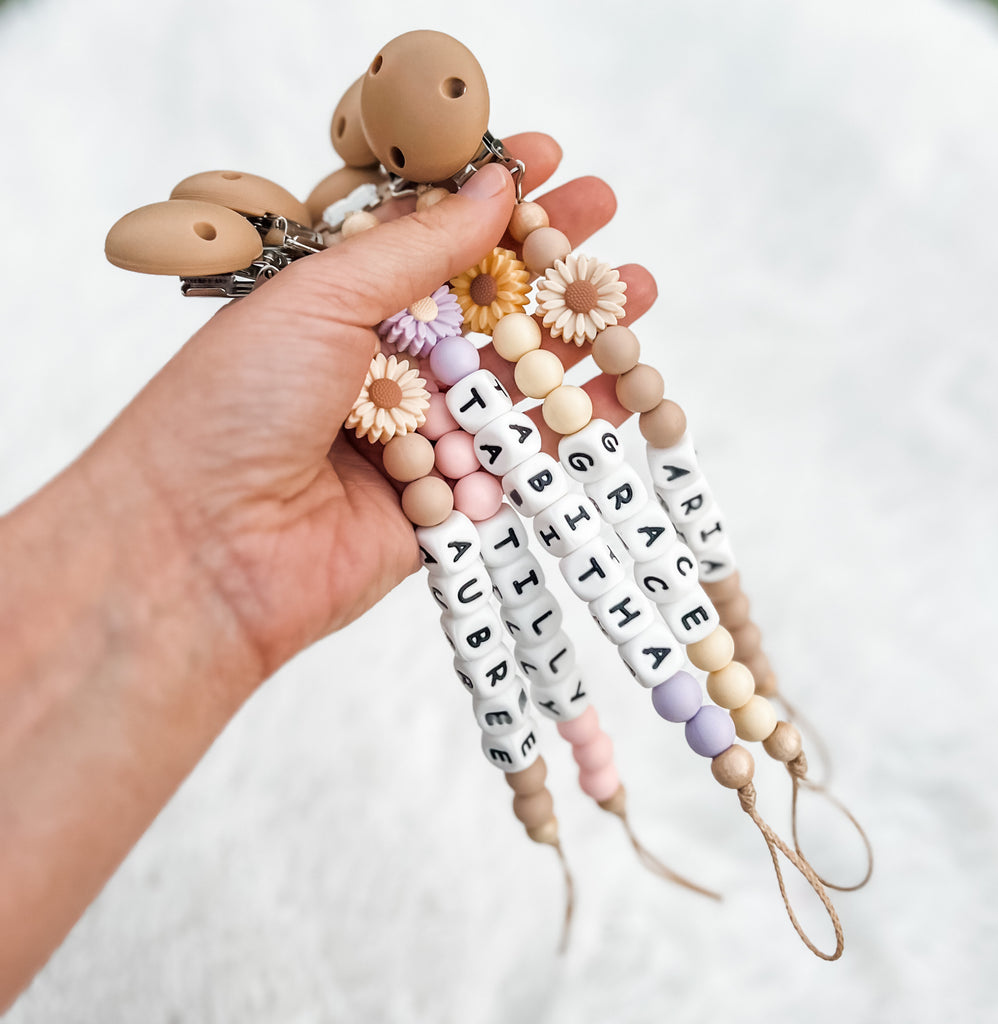 Personalised Dainty Daisy Dummy Chain – Miss P & Co